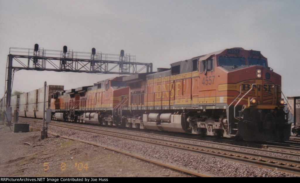 BNSF 4557 West